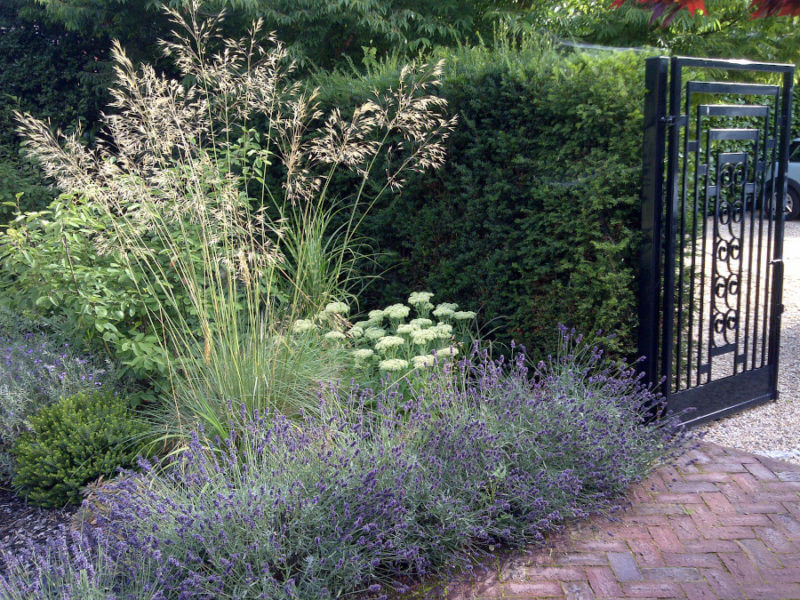 Outdoor Gallery Garden with Art & Water Feature l Beaconsfield - CGLA